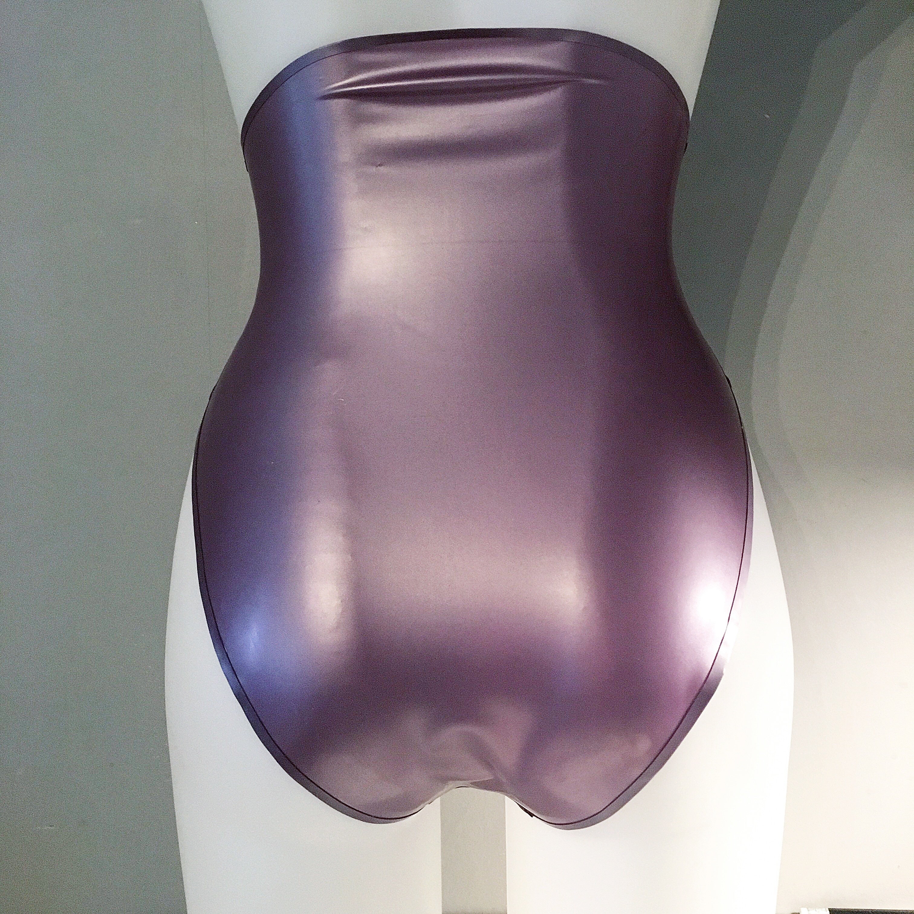 High-waisted high-leg latex briefs – Eustratia